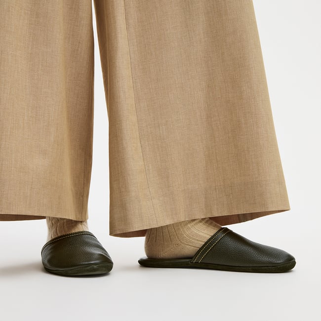 Hudson Travel Slippers in Forest Green Milled Pebble | Aspinal